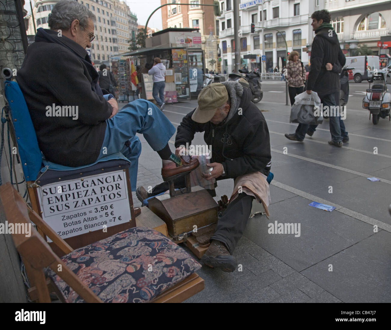 Shoe cleaner hi-res stock photography and images - Alamy