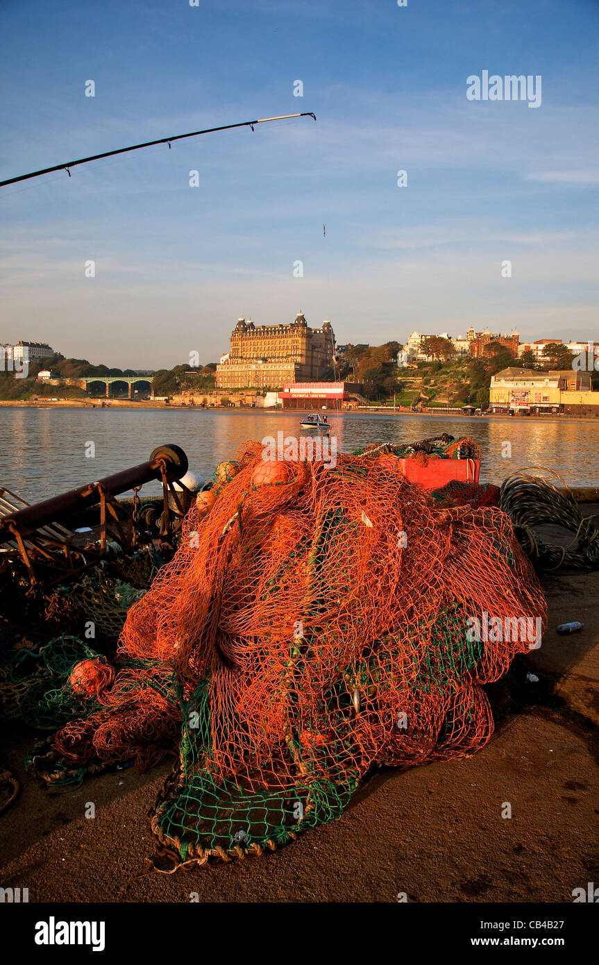 Scarborough North Yorkshire Beach Harbor Resort Harbour Seafront Fishing Boats Stock Photo - Alamy