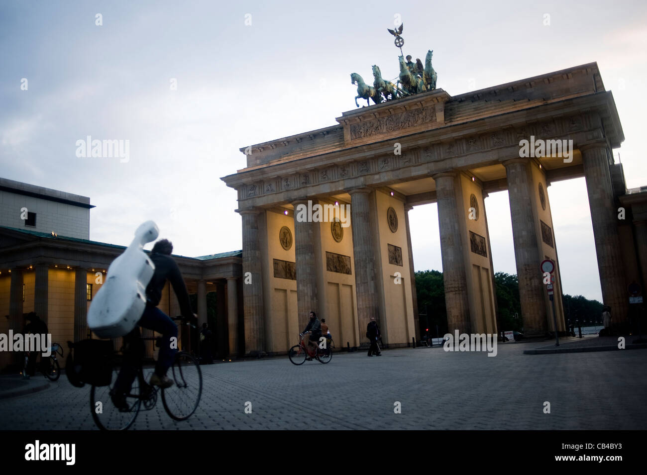 Berliner gate hi-res stock photography and images - Alamy
