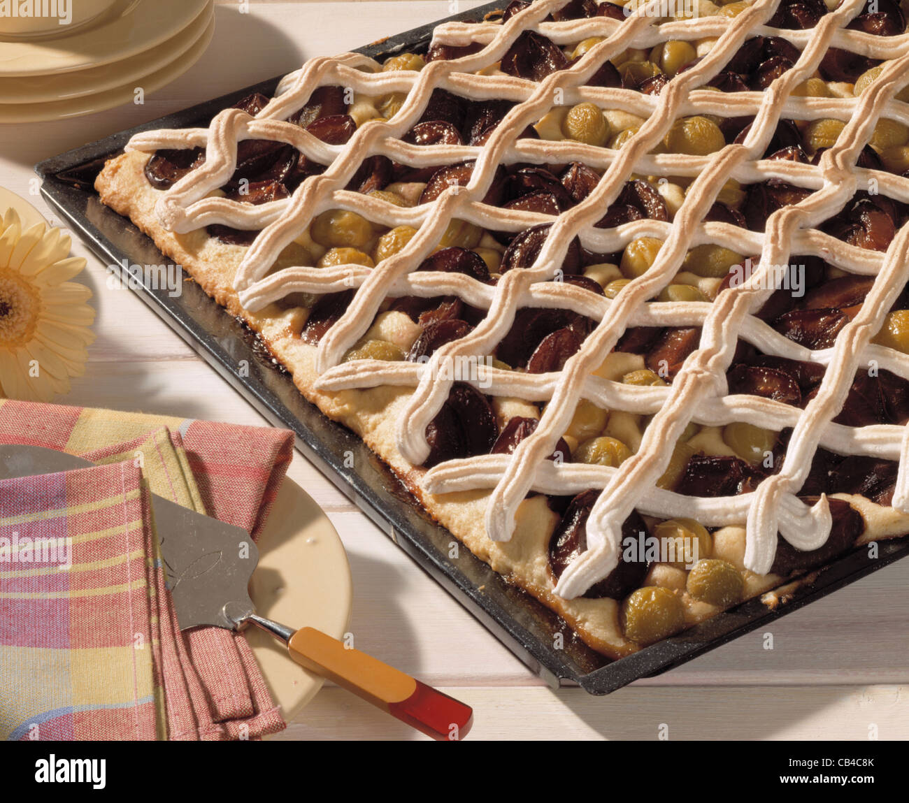 Damson yellow plum slices Stock Photo - Alamy