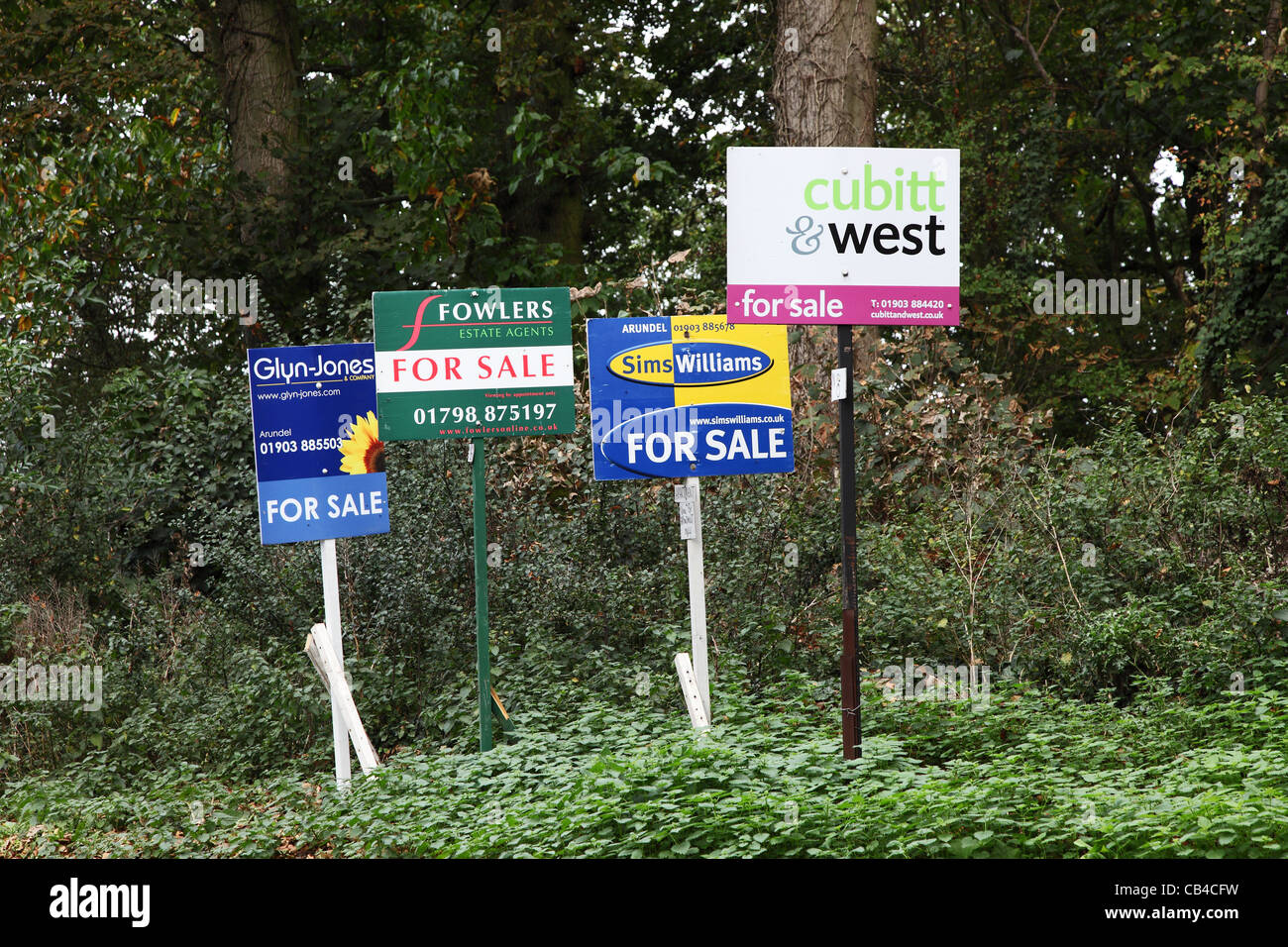 Estate agents signs hi-res stock photography and images - Alamy