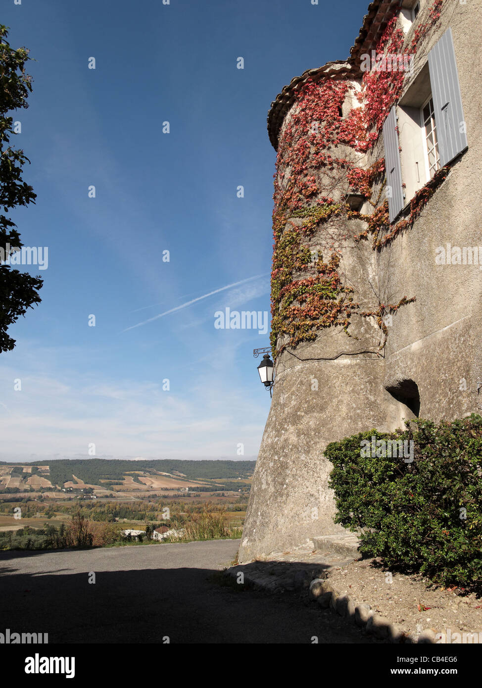 Villedieu chateau hi-res stock photography and images - Alamy