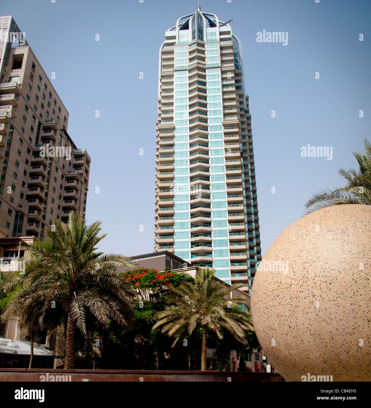 High rise apartment skyscraper Dubai marina Stock Photo - Alamy