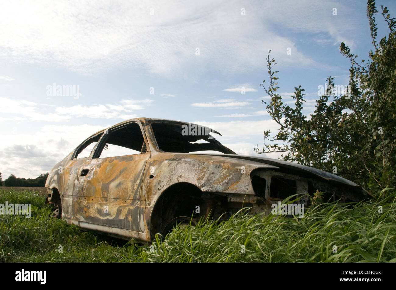 Abandoned burnt out vehicle hi-res stock photography and images - Alamy