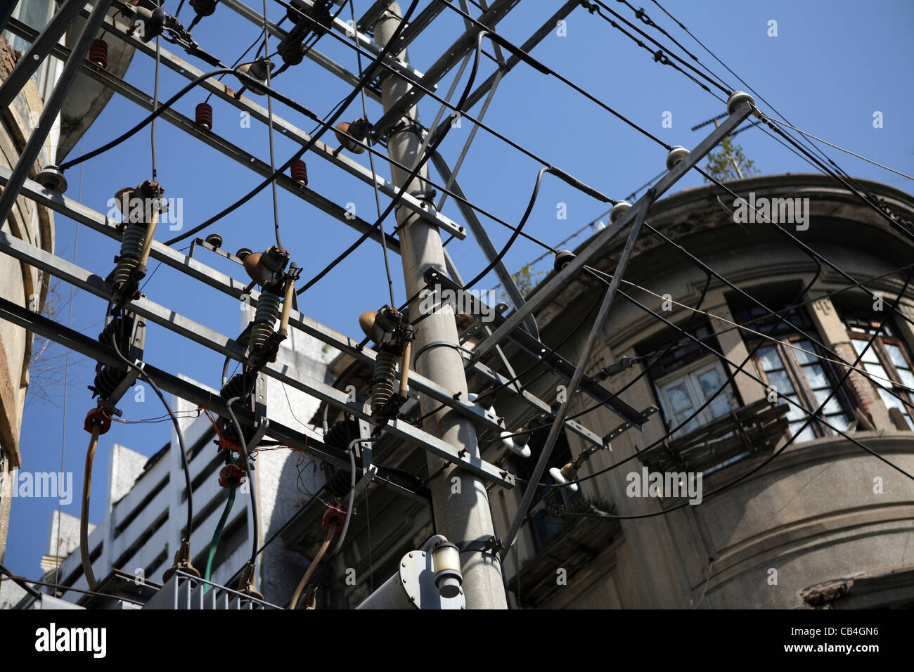 Messy built structure Xiamen China risk danger stress cables wiring ...