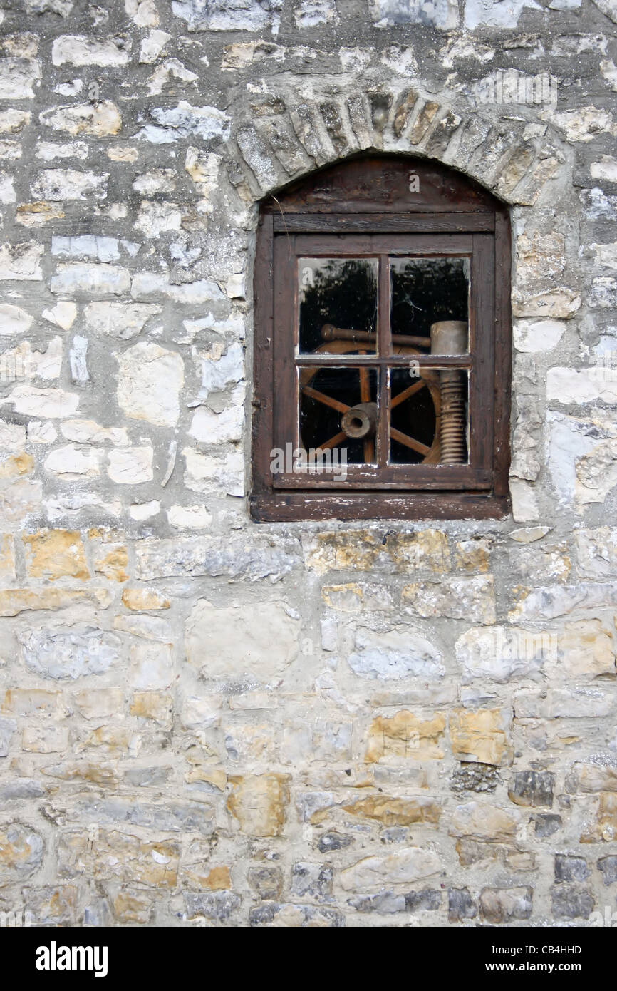 Arched window old building hi-res stock photography and images - Alamy