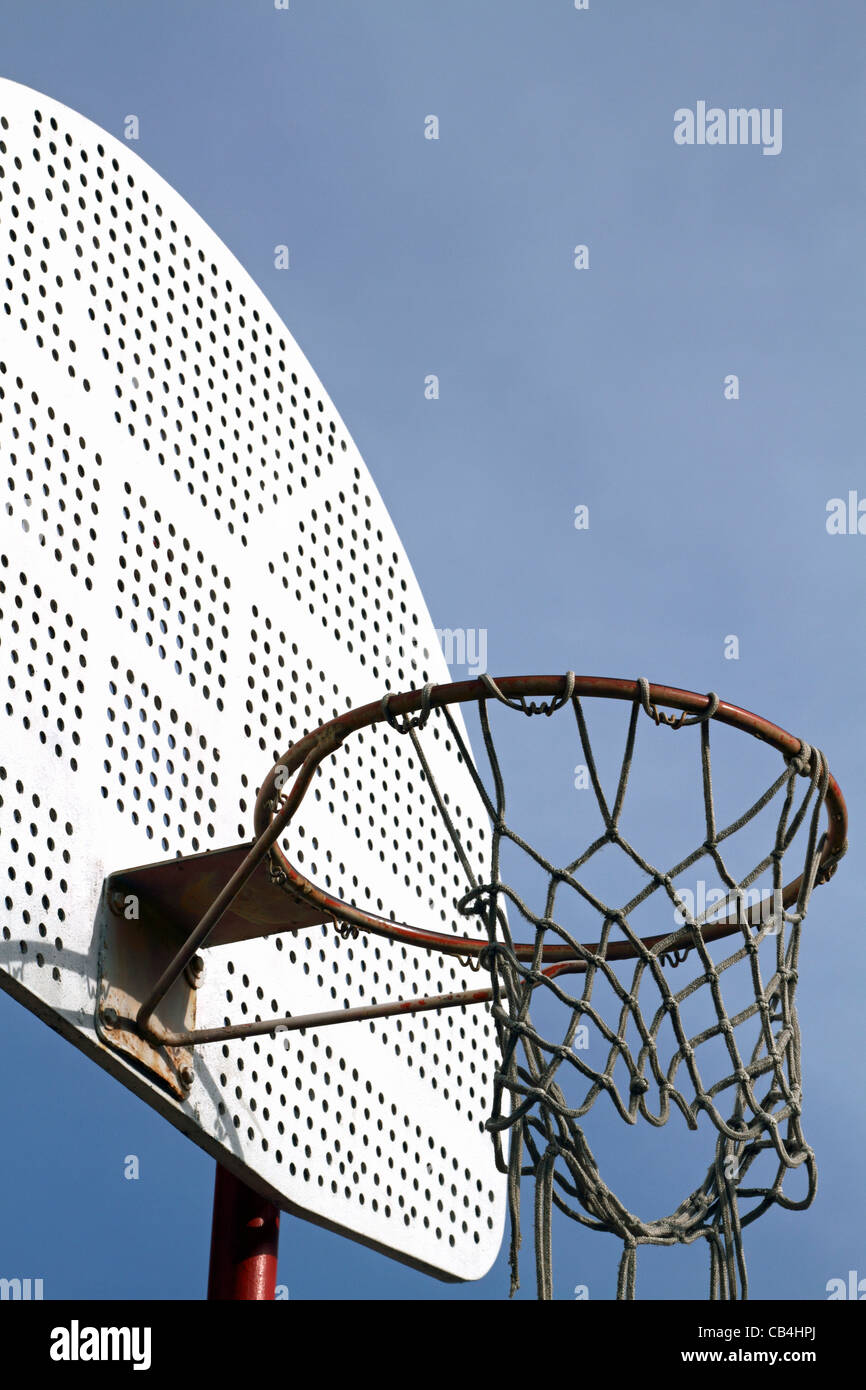 Broken basketball backboard hi-res stock photography and images - Alamy