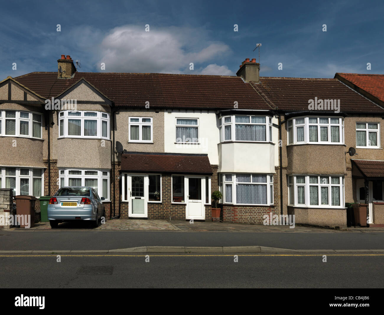 Row of terraced houses hi-res stock photography and images - Alamy