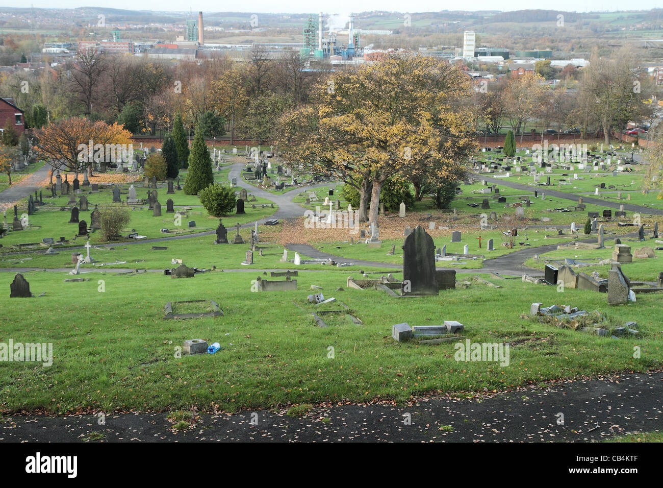 Hillside graveyard hi-res stock photography and images - Alamy