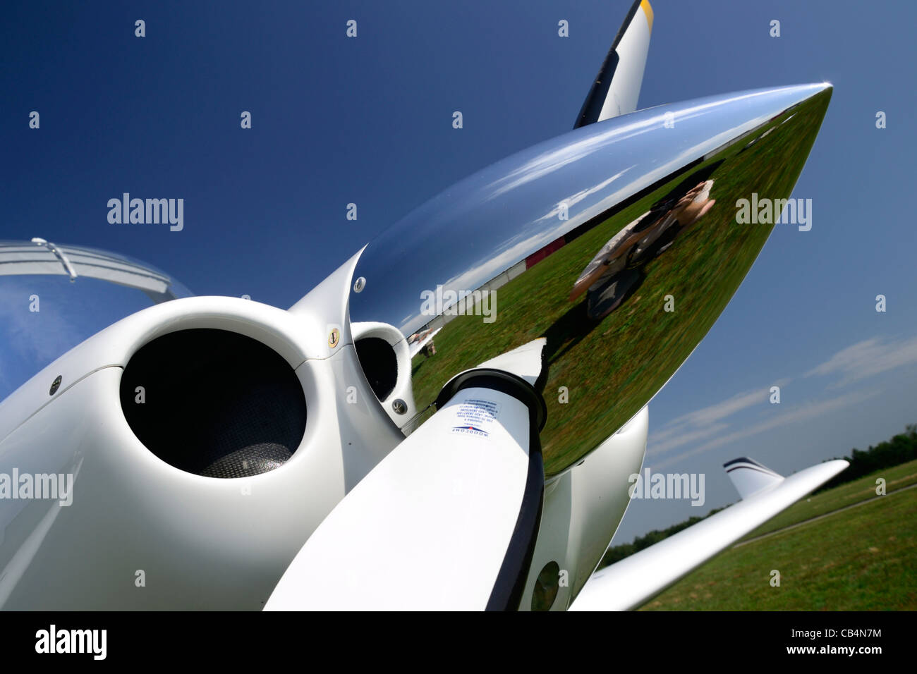 Front view of plane hi-res stock photography and images - Alamy