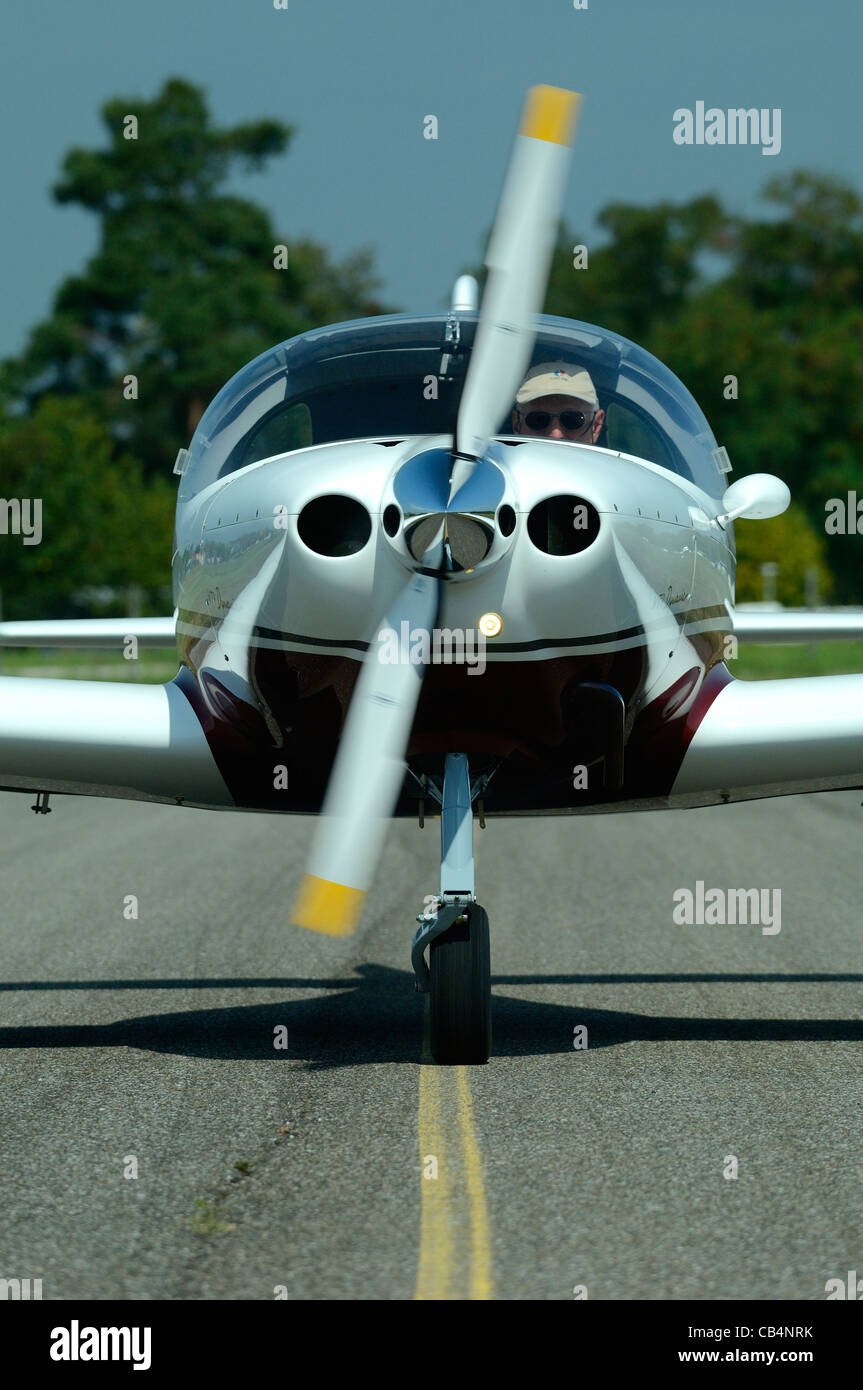 Front view off small sport European LSA Aerospool Dynamic Turbo plane ...