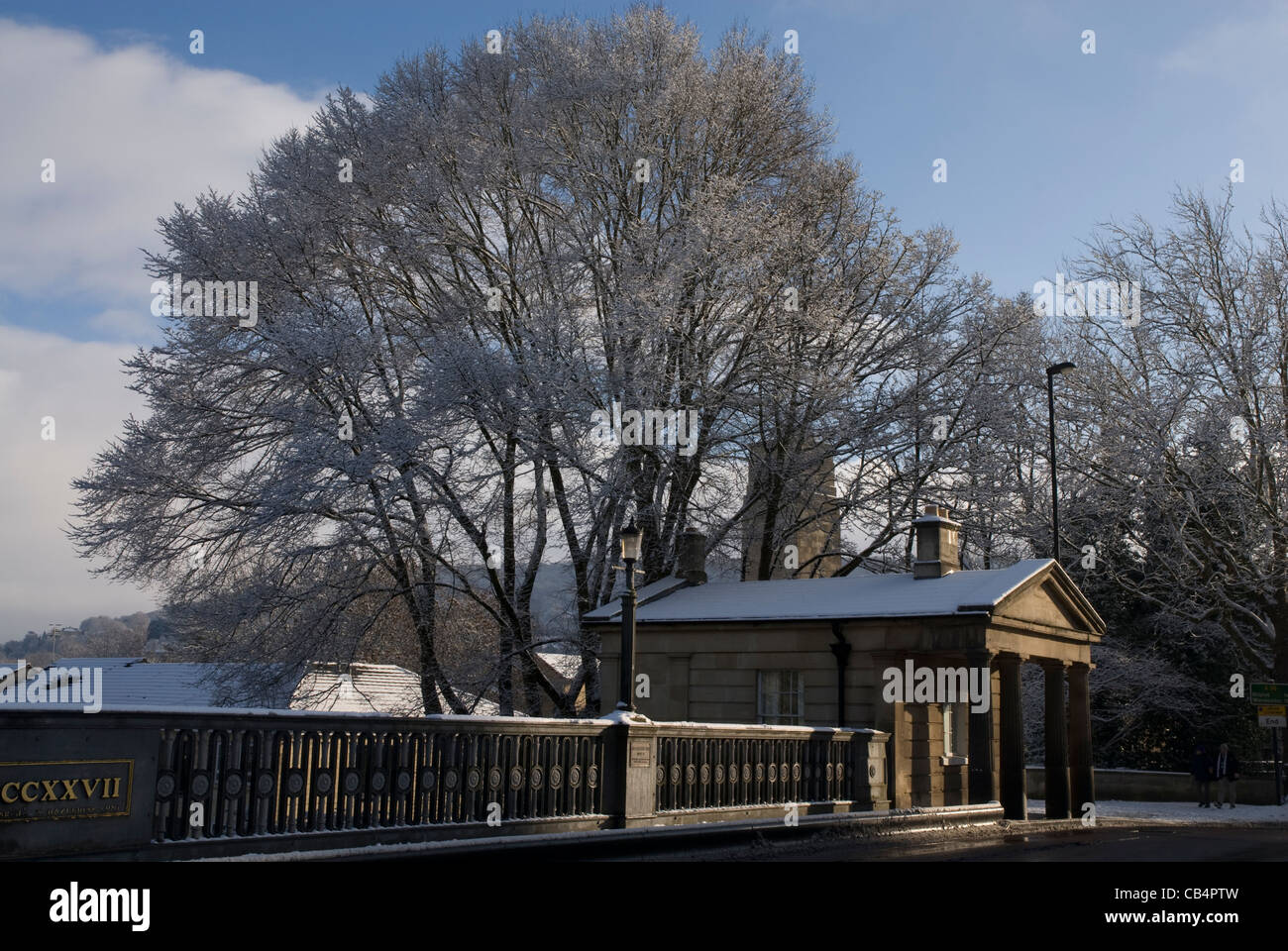 Snow on the toll house Cleveland Bridge Bath Spa, Somerset England ...