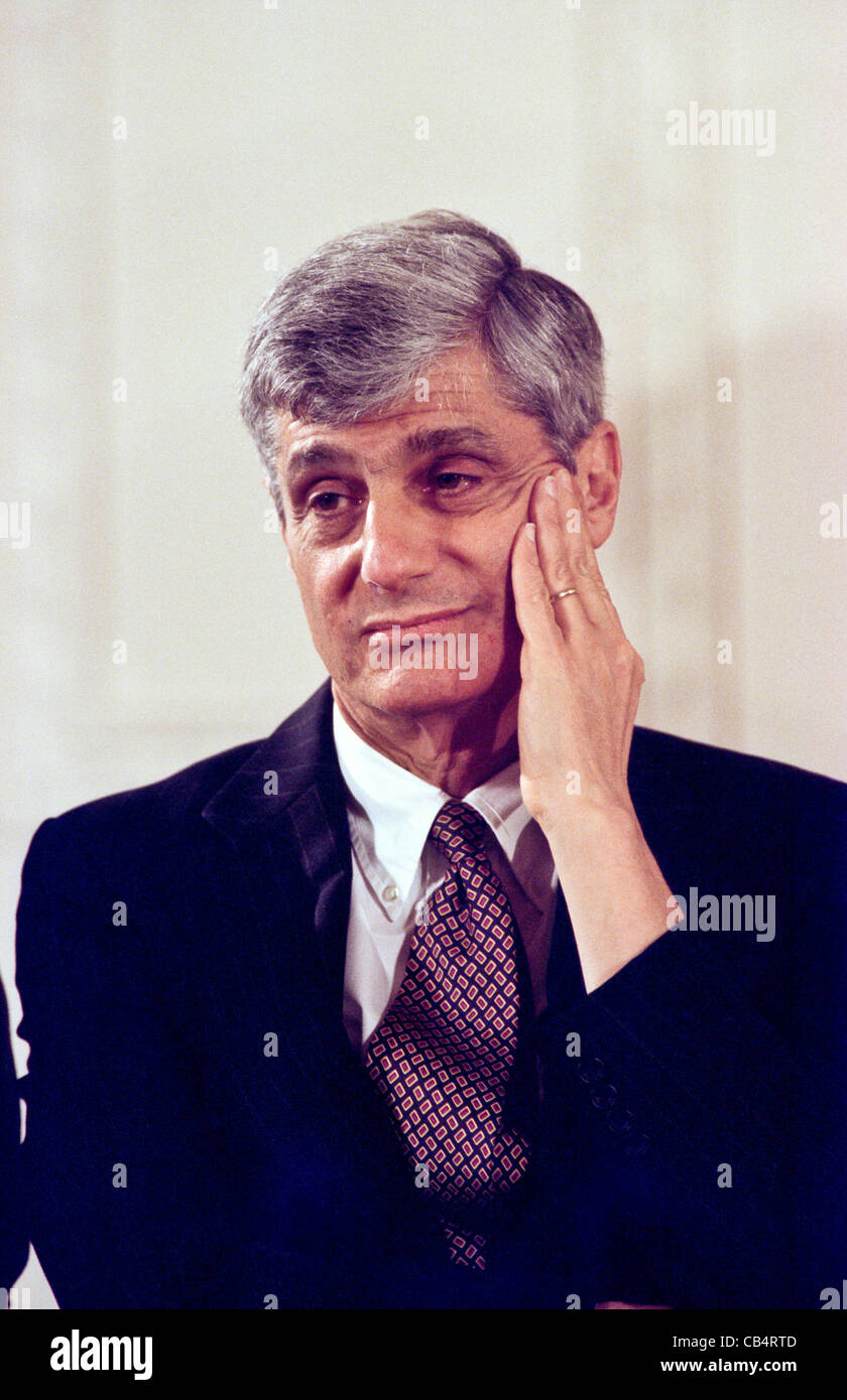 Us treasury secretary robert rubin hi-res stock photography and images ...