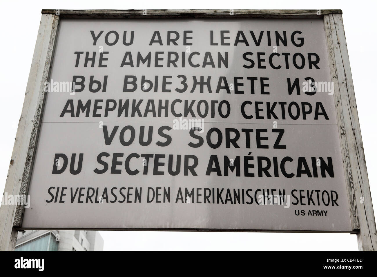 Berliner mauer checkpoint hi-res stock photography and images - Alamy