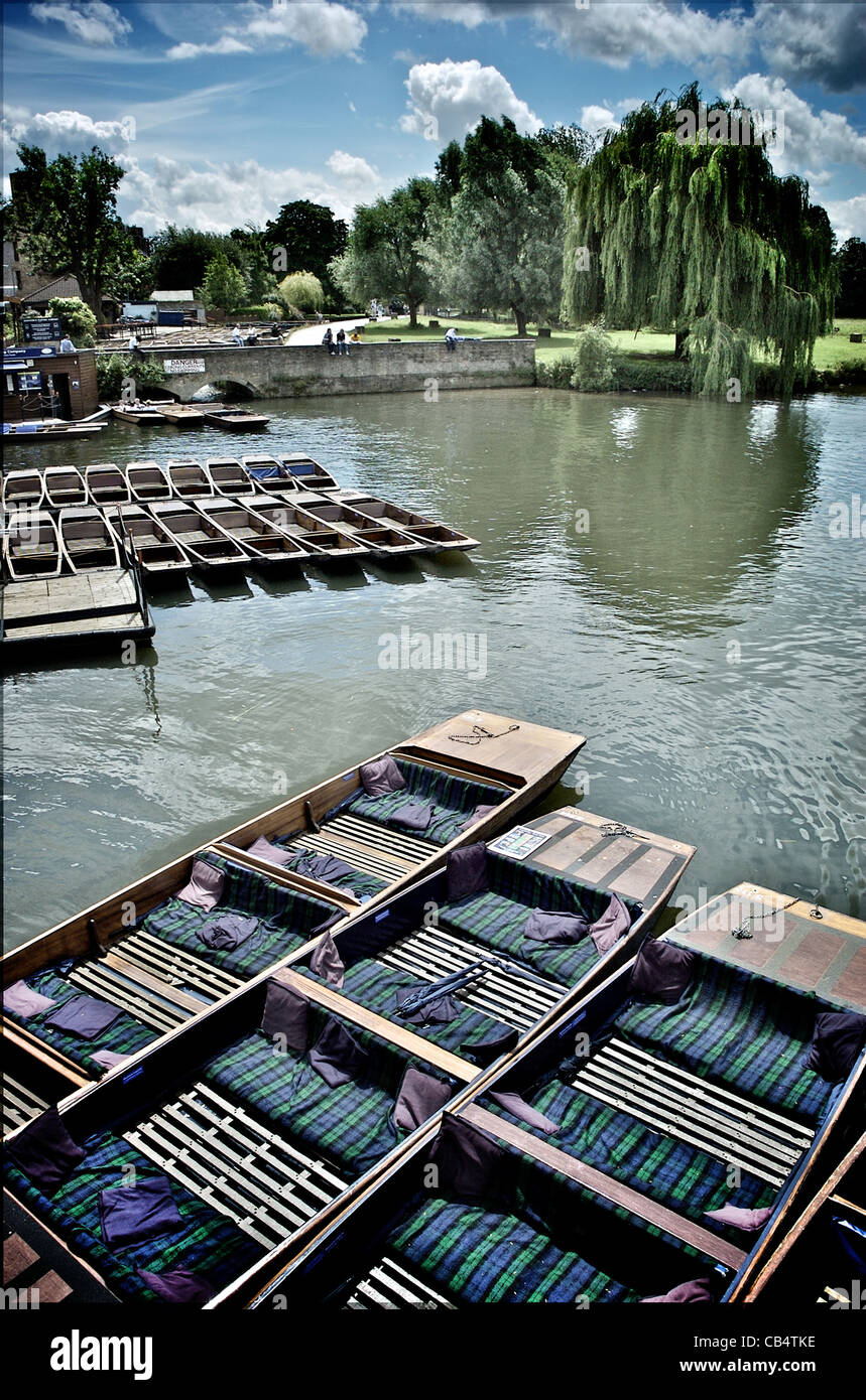 Punts on the river Cam in Cambridge England Stock Photo - Alamy