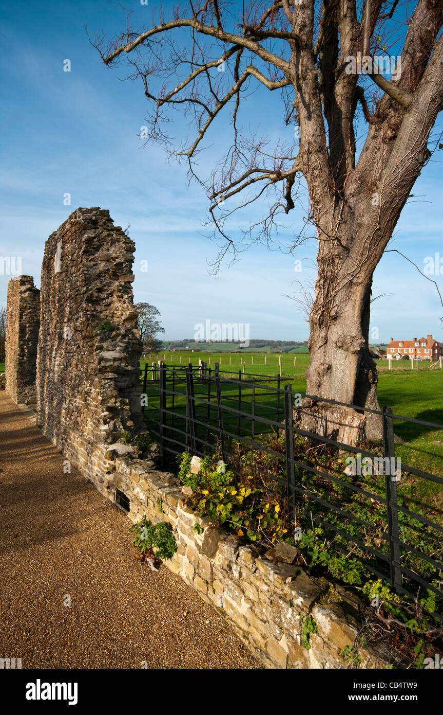 Medieval barn england hi-res stock photography and images - Alamy