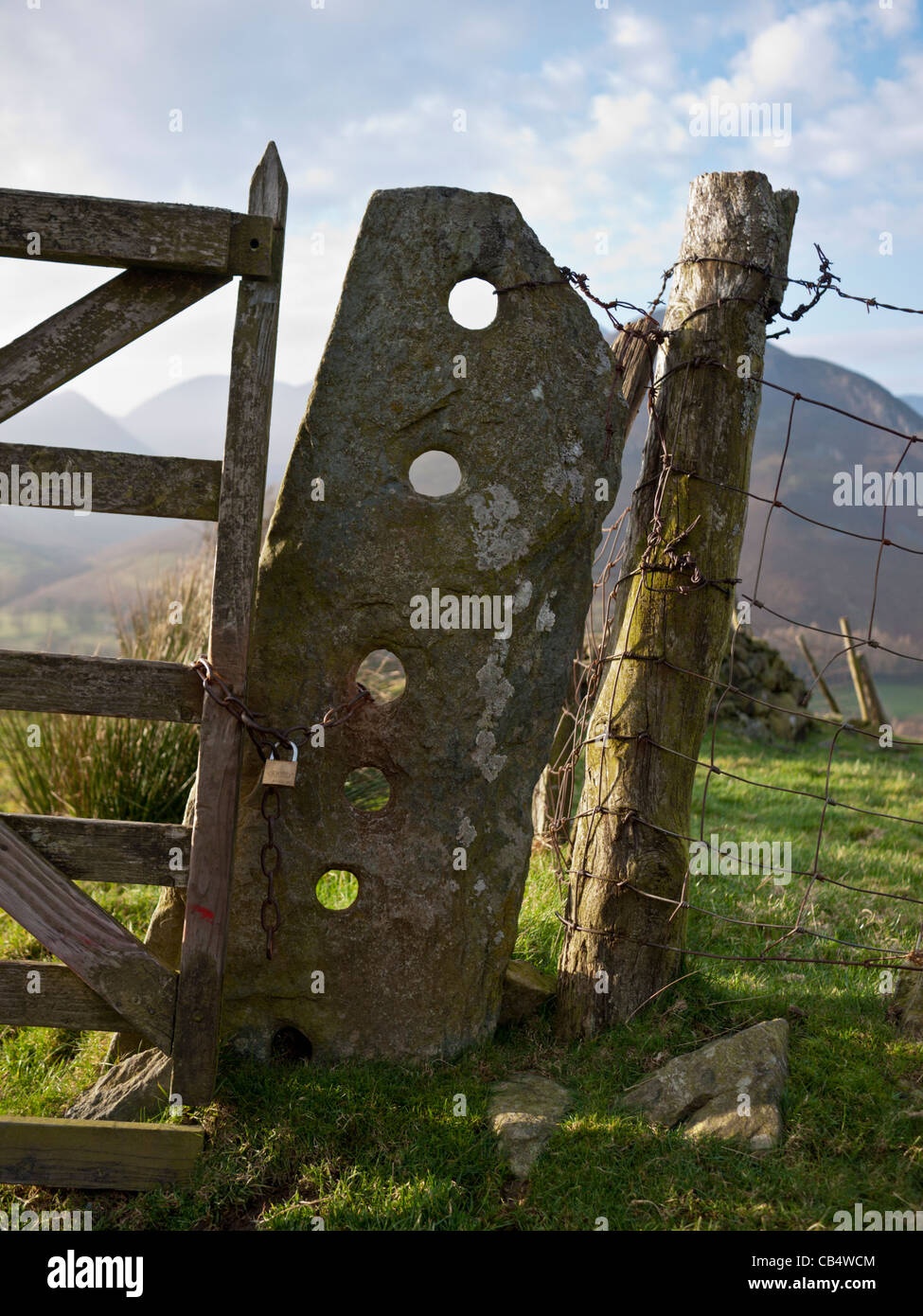 Stone gate post hi-res stock photography and images - Alamy