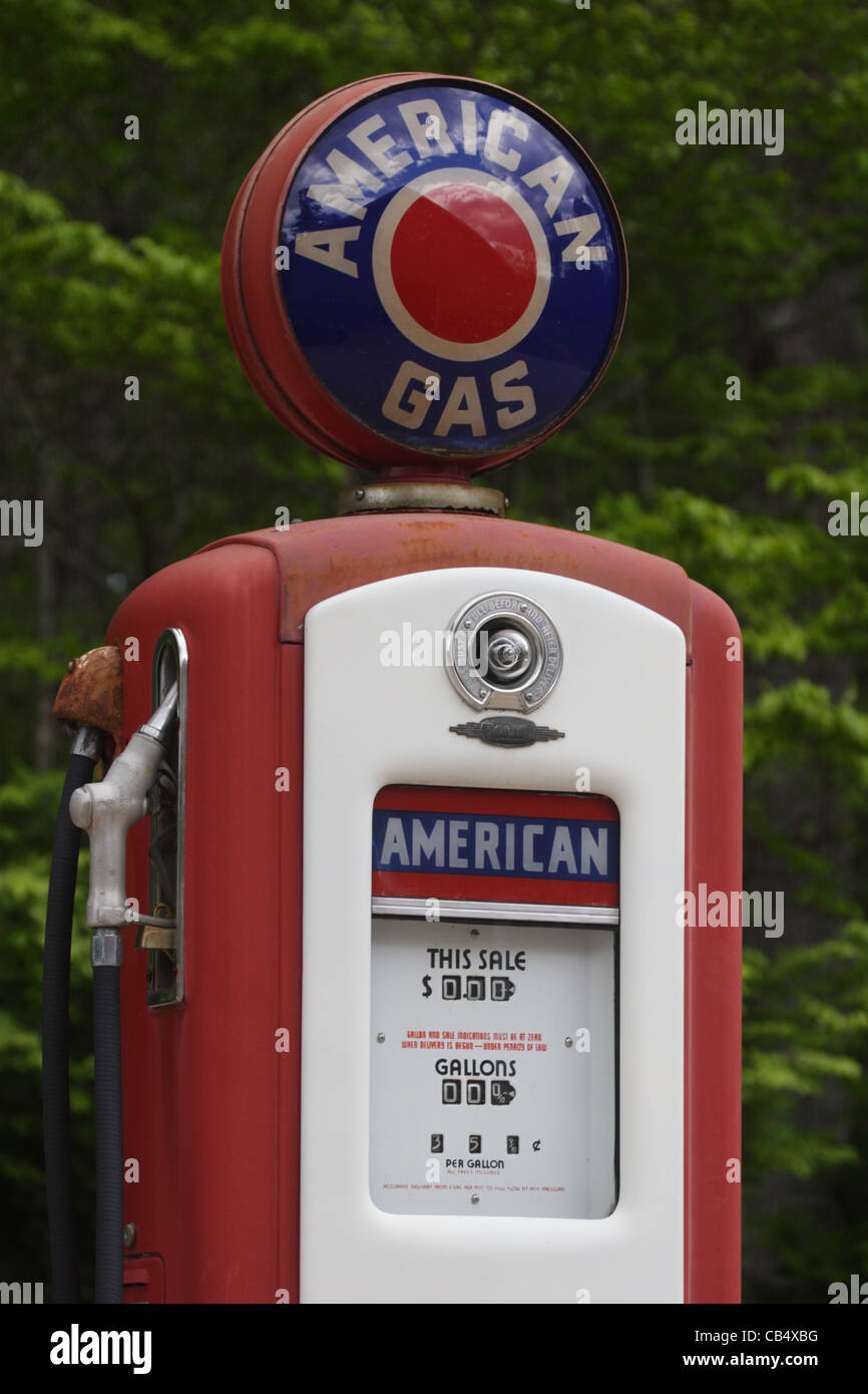 Antique gas fuel pump hi-res stock photography and images - Alamy