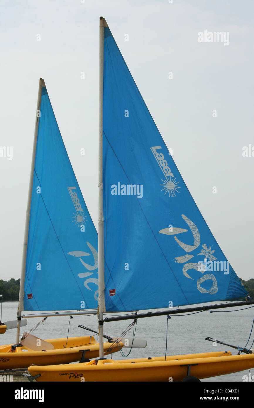 Blue sailing hi-res stock photography and images - Alamy