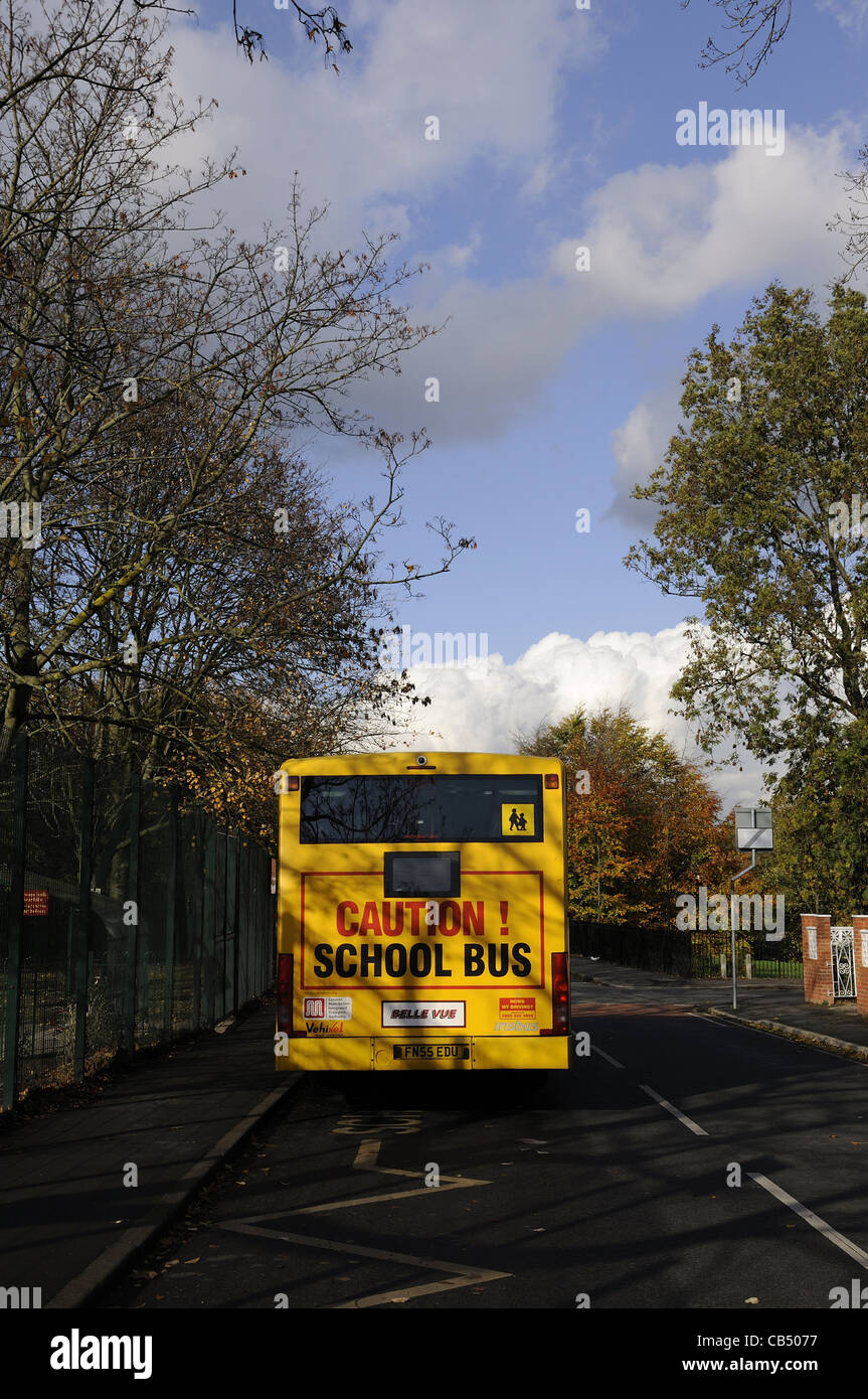 Yellow school bus hi-res stock photography and images - Alamy