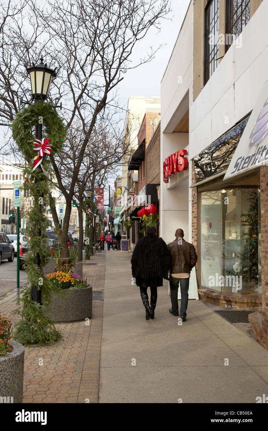 Lake Street, downtown Oak Park, Illinois, young couple walking Stock Photo - Alamy