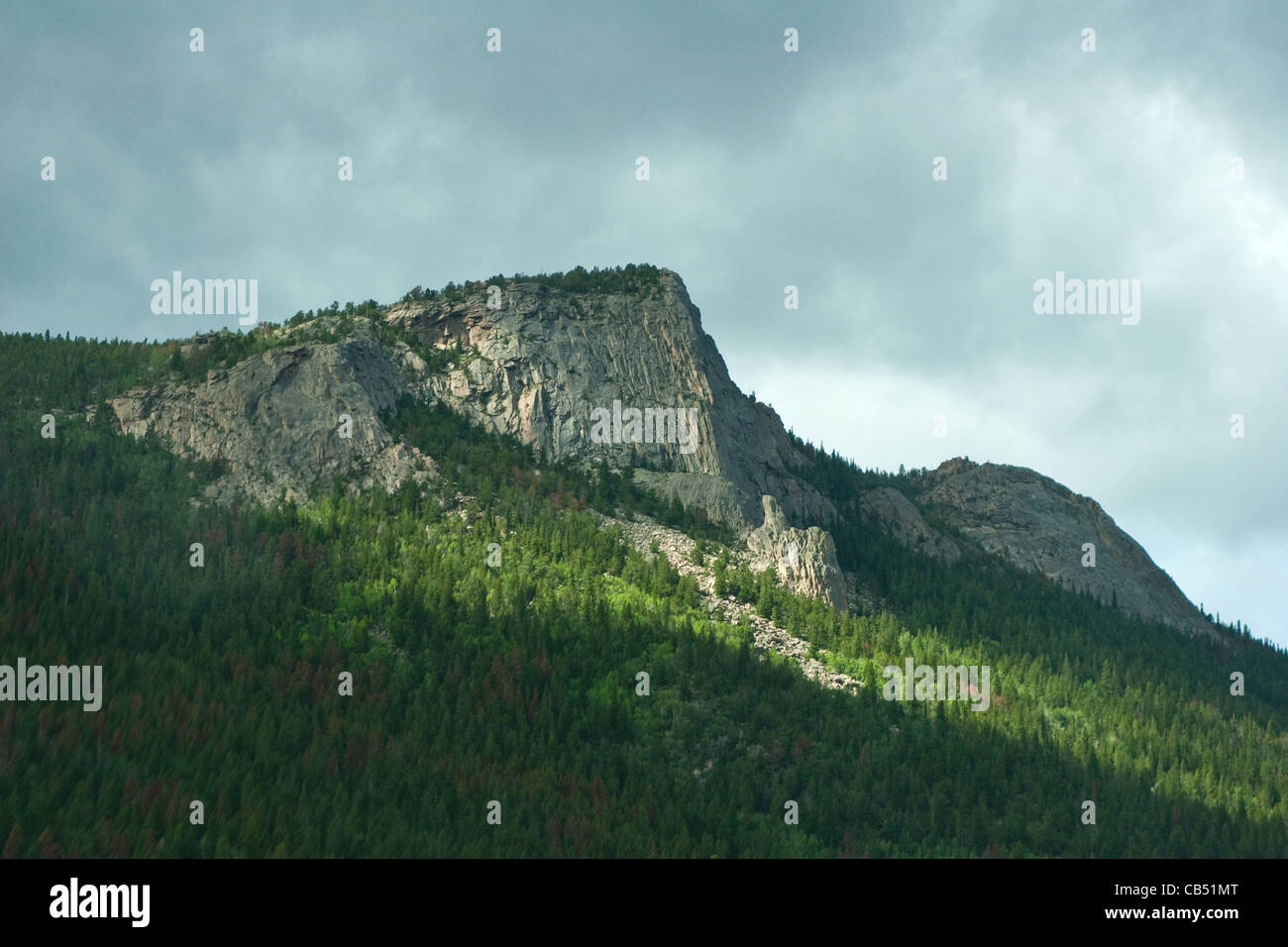 Rocky cliff mountains colorado hi-res stock photography and images - Alamy