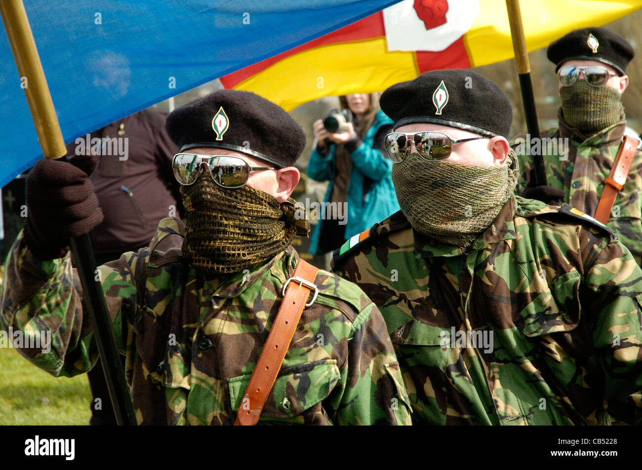 Members of the Real IRA attending 1916 Easter Rising commemoration in ...