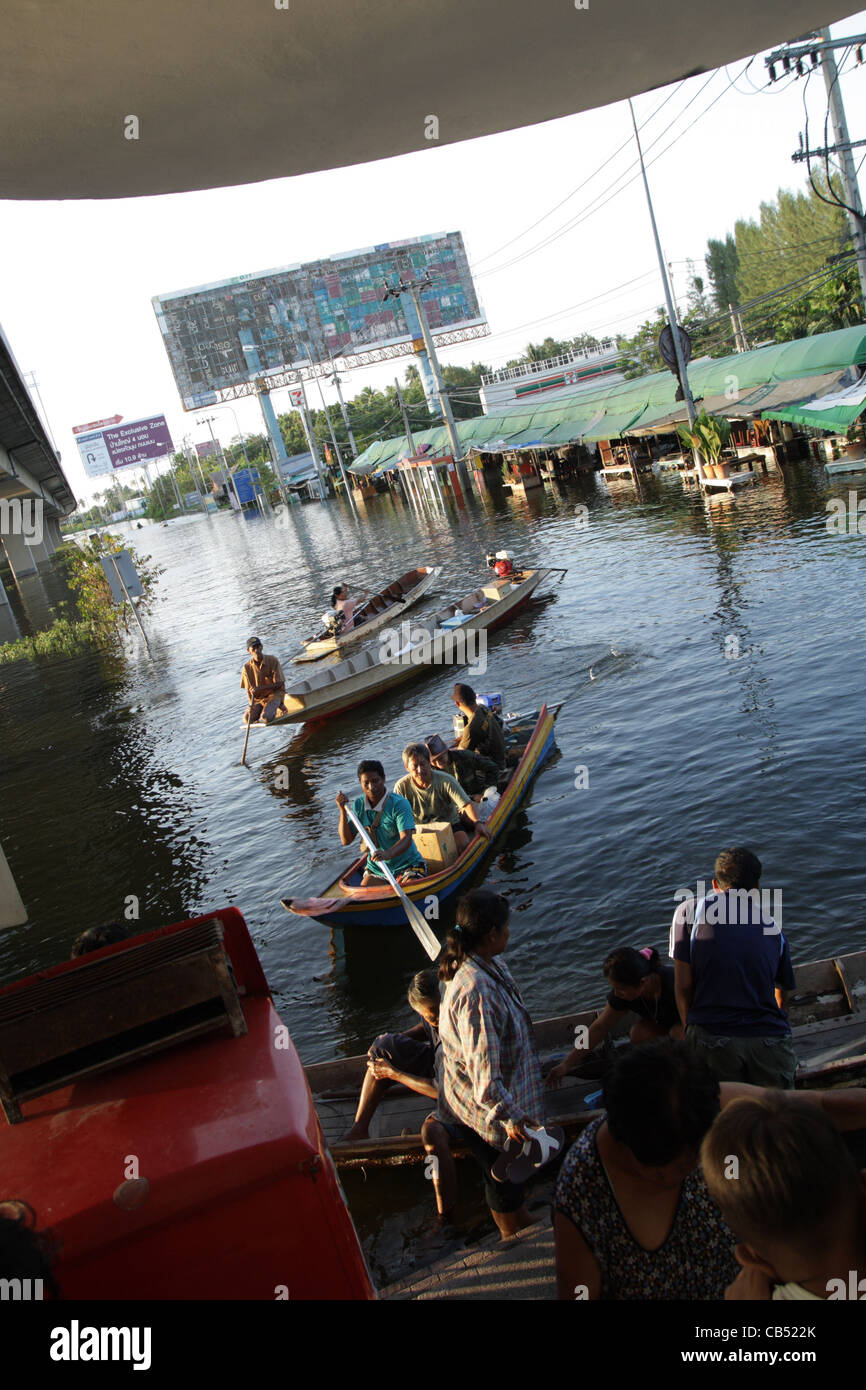 Flood in nonthaburi hi-res stock photography and images - Alamy