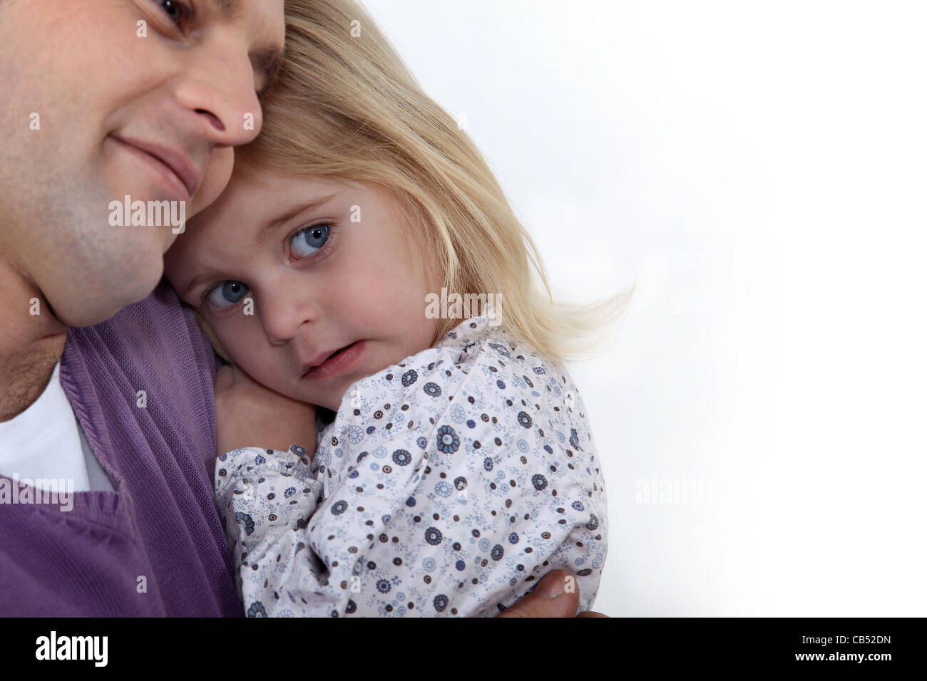 Father hugging little girl Stock Photo - Alamy
