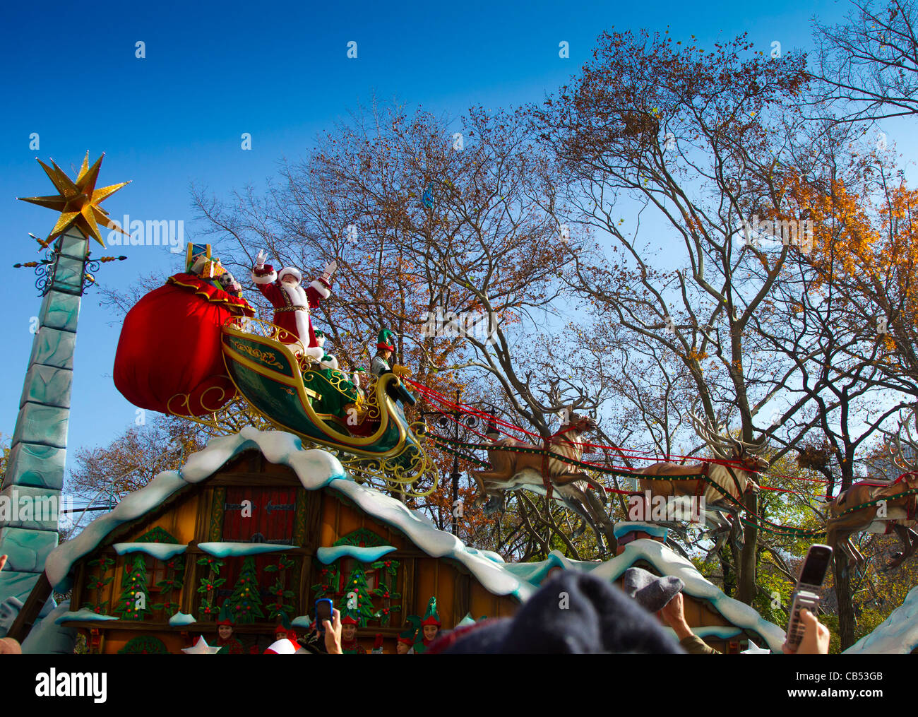 Thanksgiving parade float hi-res stock photography and images - Alamy