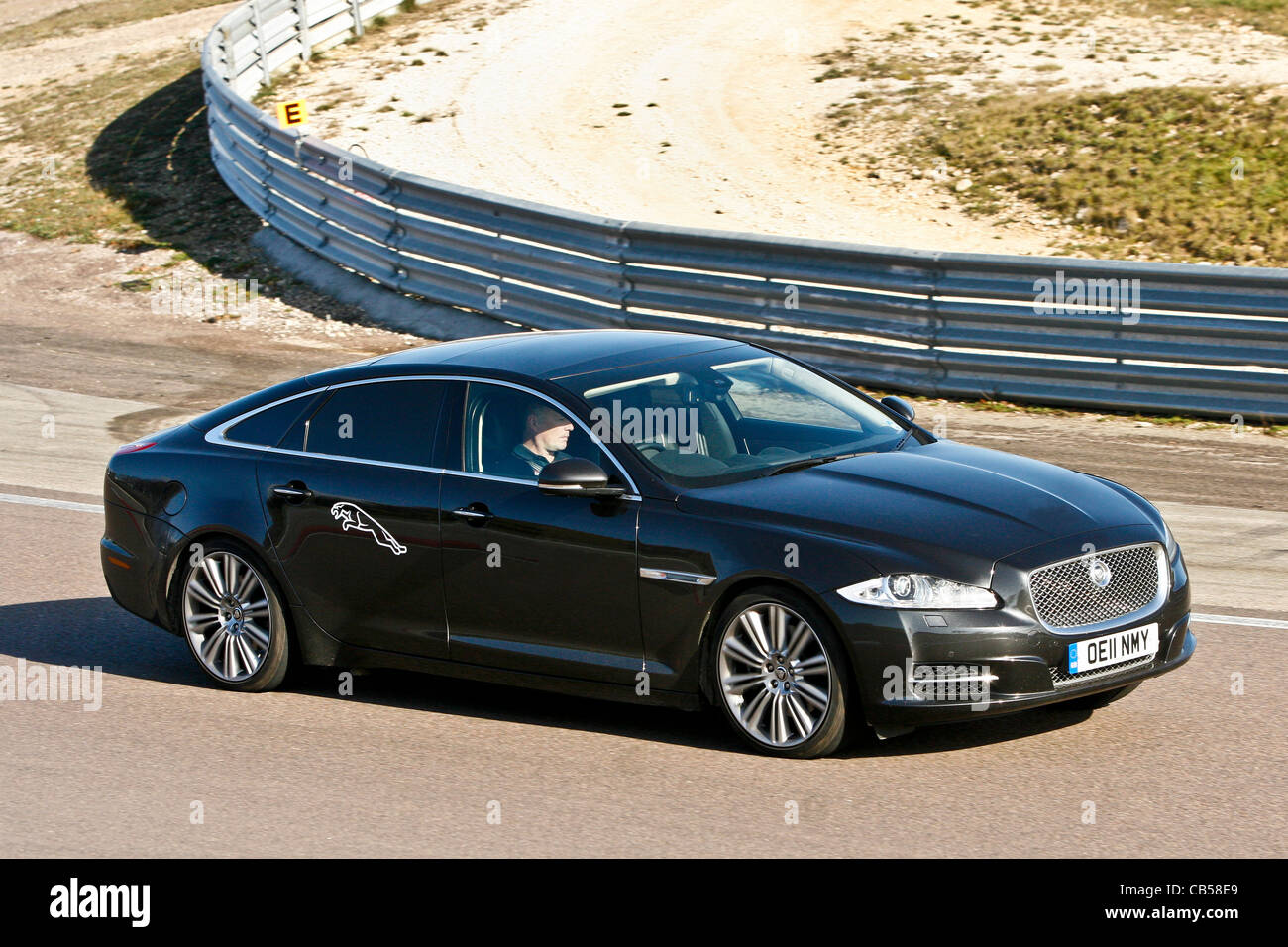 Jaguar xj hi-res stock photography and images - Alamy