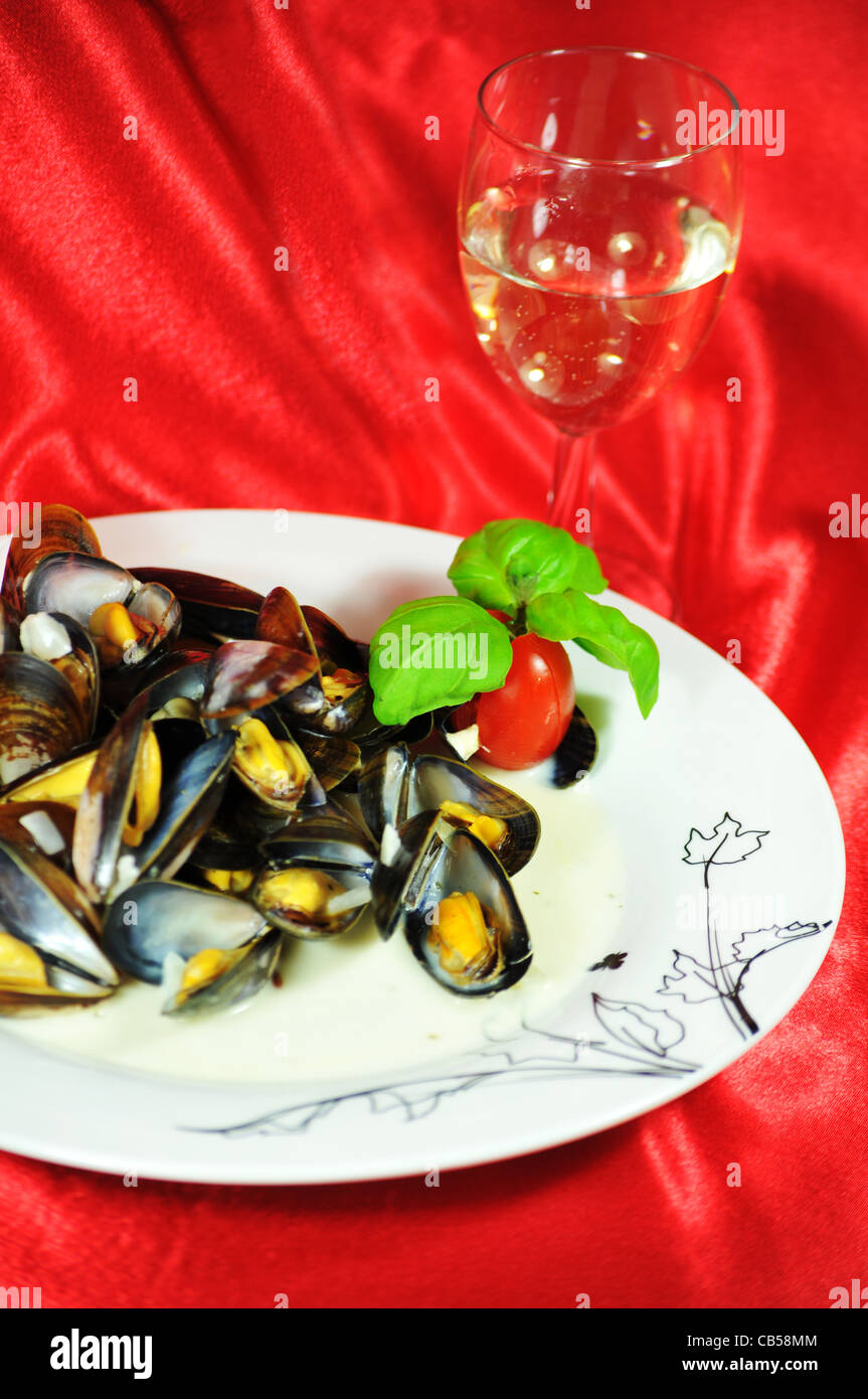 Mussel silk hi-res stock photography and images - Alamy