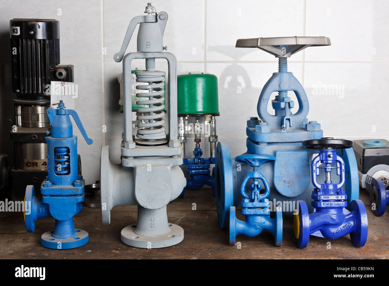 Open valves hi-res stock photography and images - Alamy