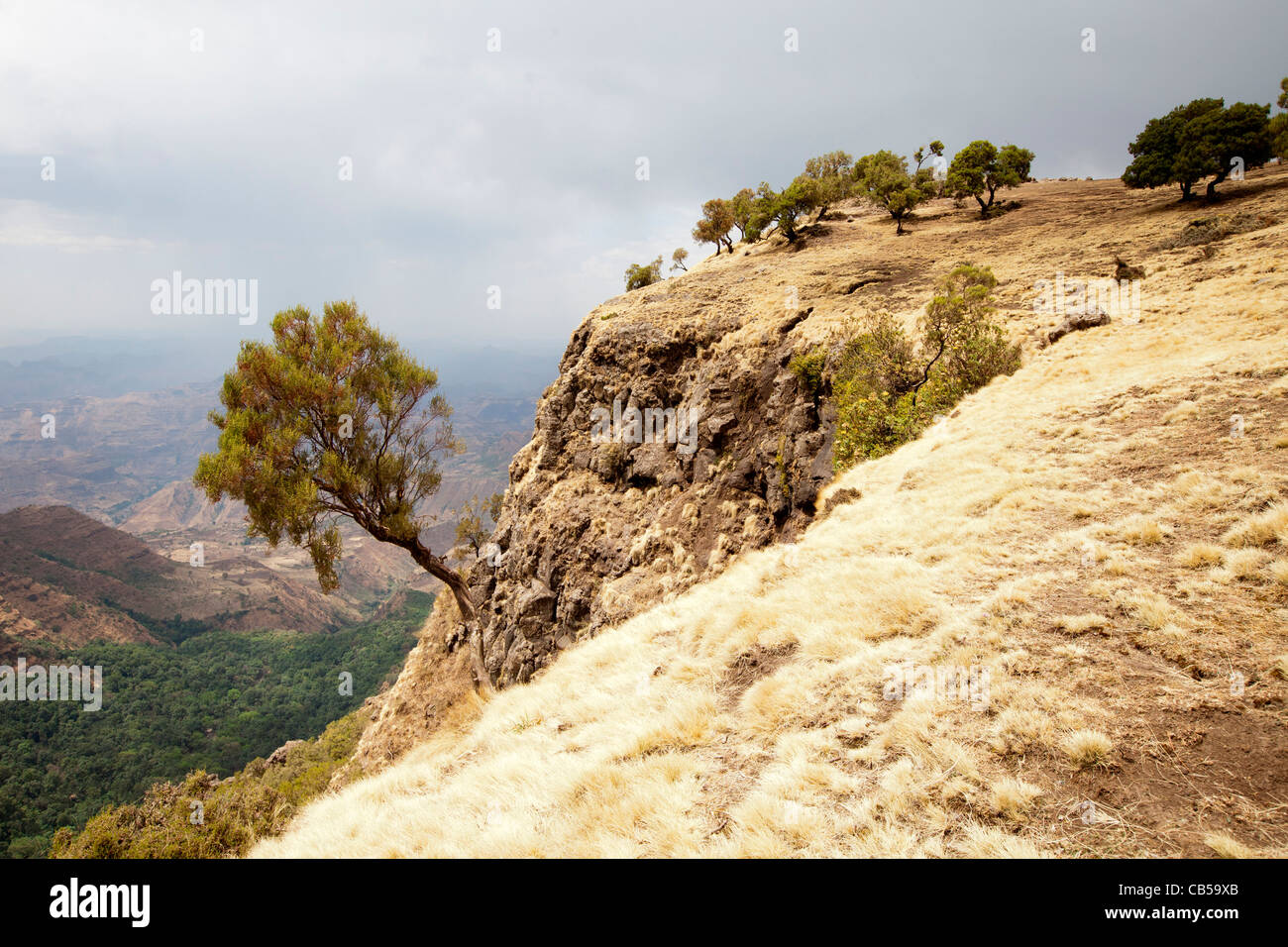 Dramatic landscape along the Northern Escarpment in the Simien ...