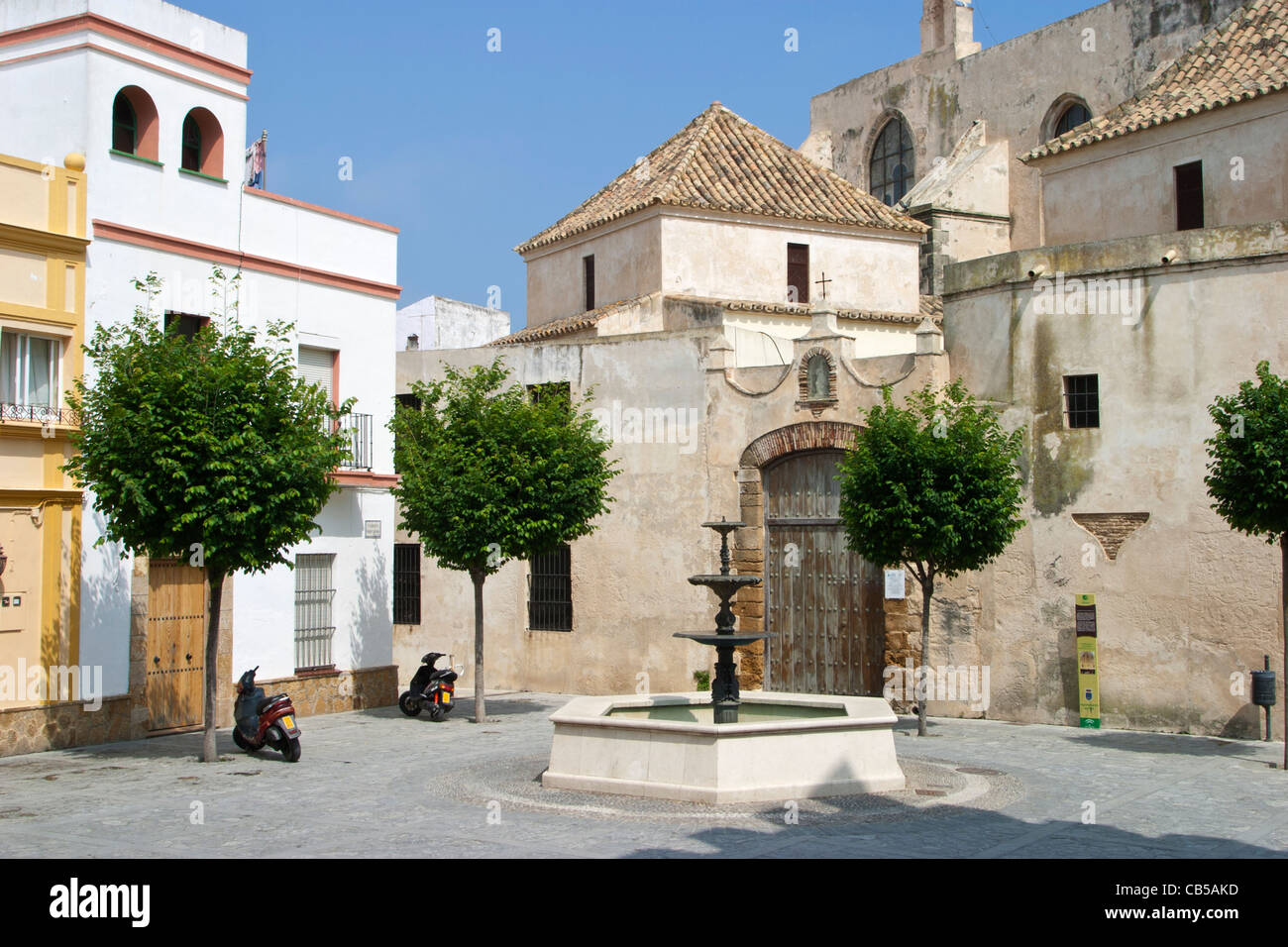 Town square with fountain in Rota, Andalucia, Spain Stock Photo - Alamy