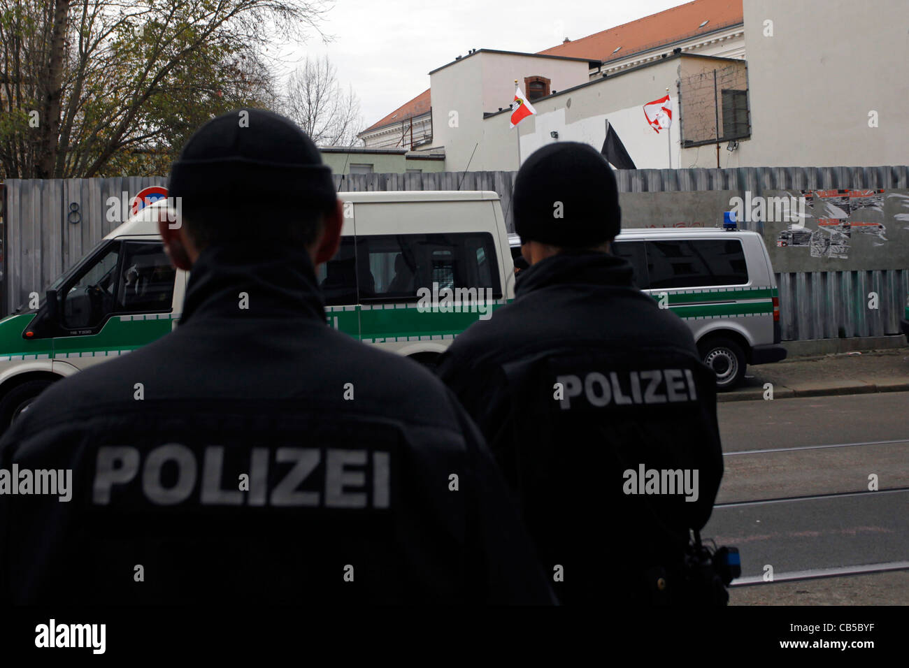 Police officers secure the headquarter of the right-wing German ...
