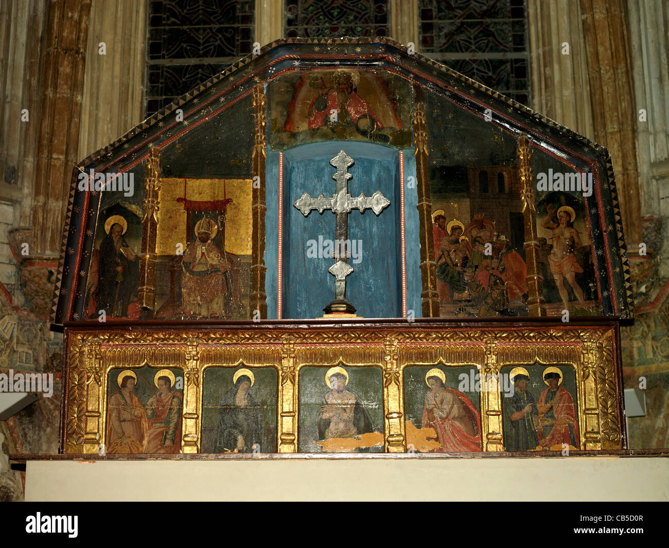 Cross on altar in hi-res stock photography and images - Alamy