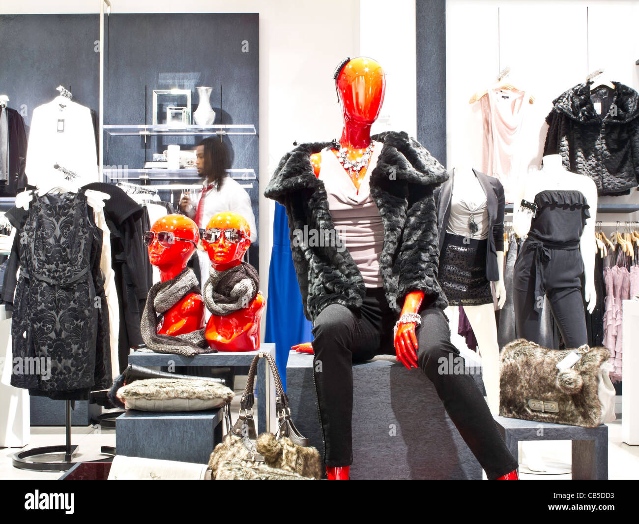 Guess store hi-res stock photography and images - Alamy