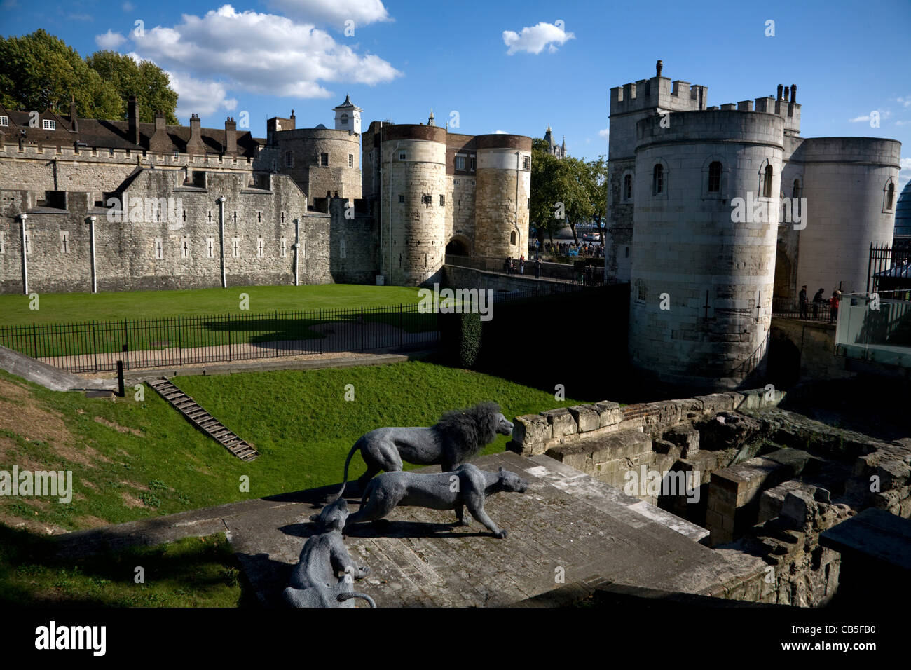 tower of london tower hamlets london england Stock Photo - Alamy