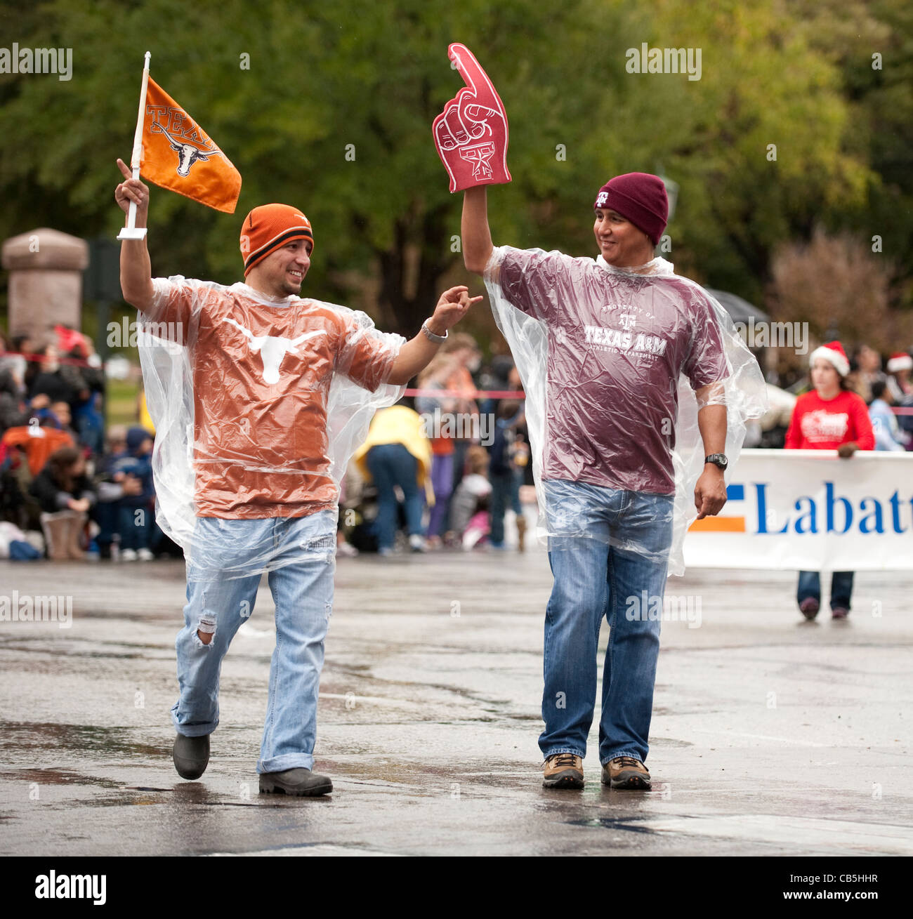 Annual Thanksgiving Day parade in downtown Austin to collect holiday ...