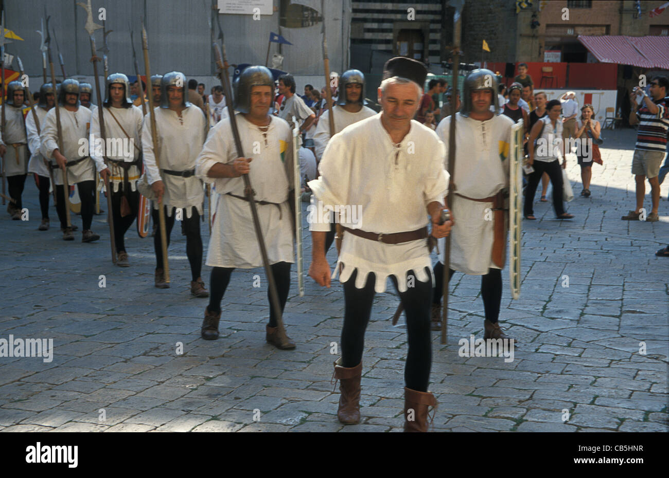 Medieval army marching hi-res stock photography and images - Alamy