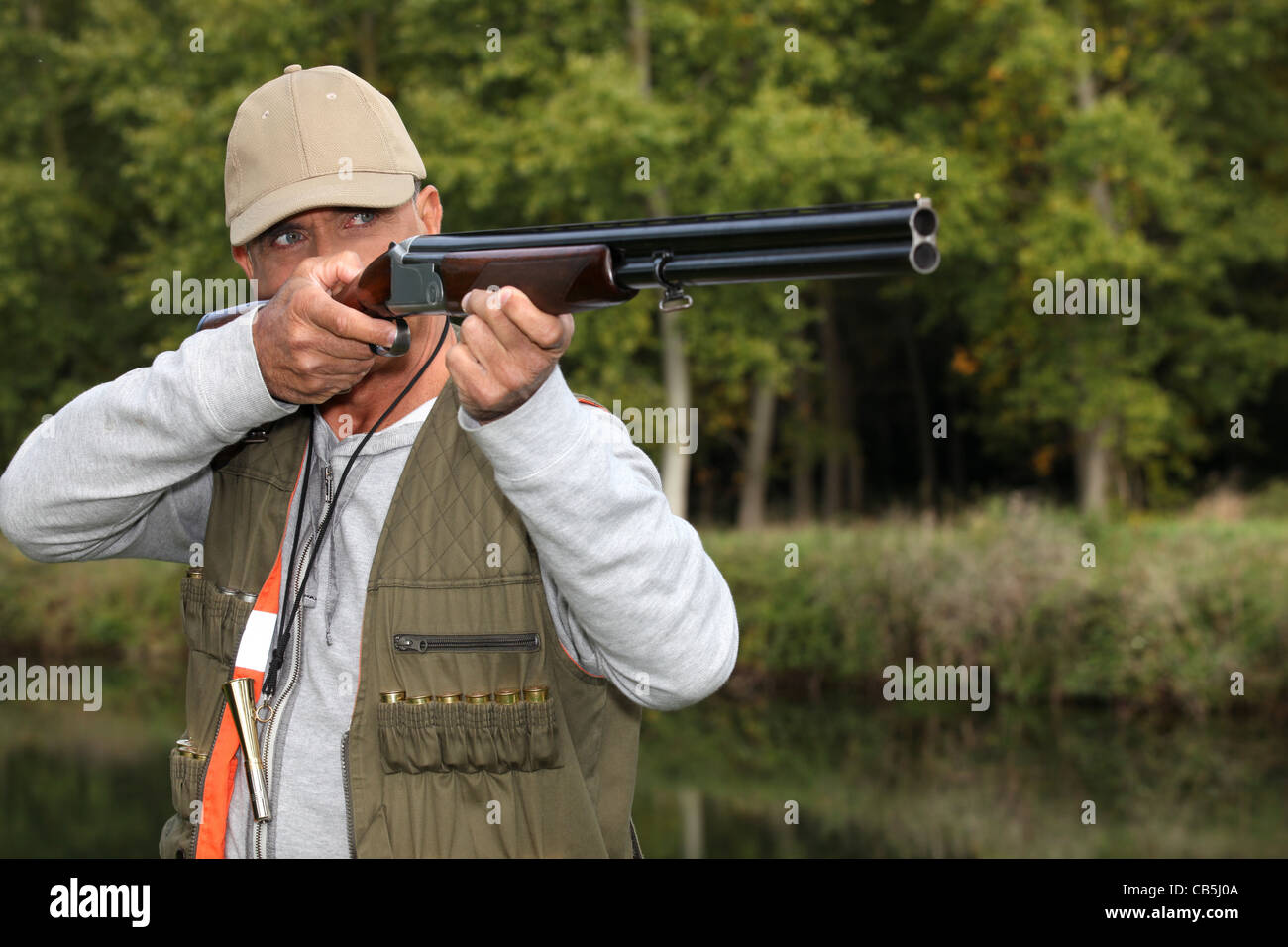 Man out hunting hi-res stock photography and images - Alamy