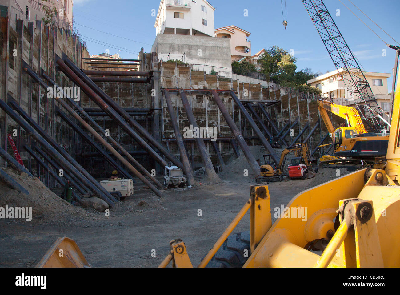 Construction and excavation site showing earth supports Stock Photo - Alamy
