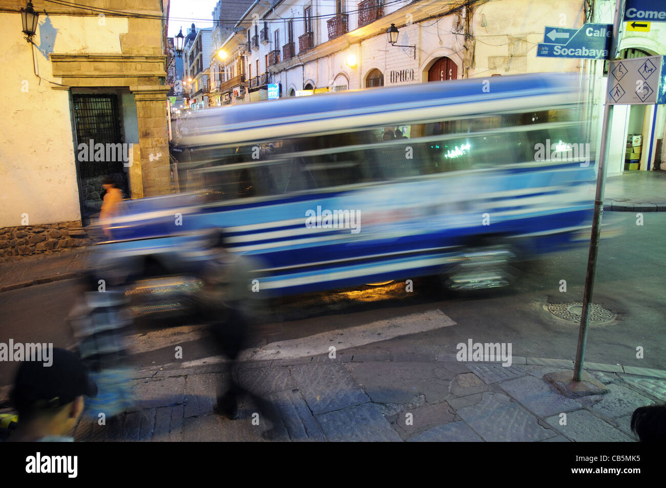La paz bolivia buses hi-res stock photography and images - Alamy