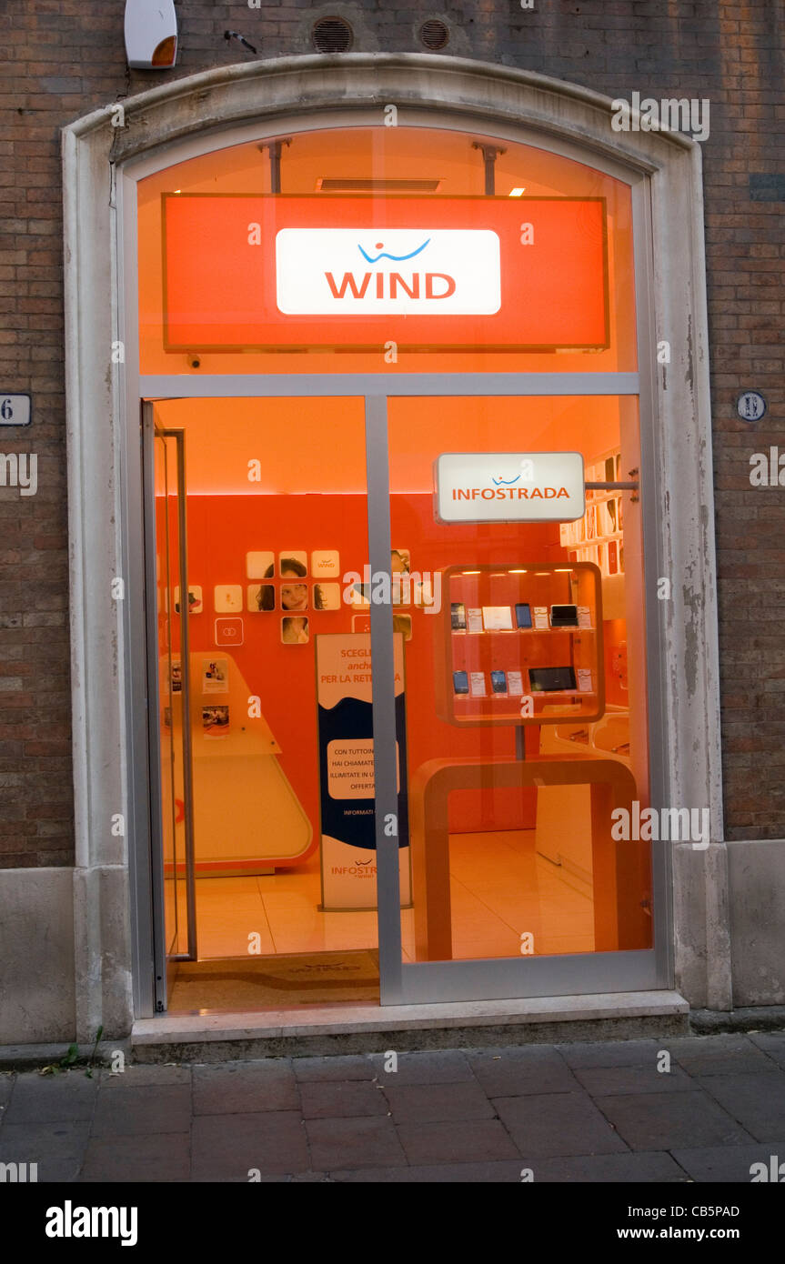 Mobile ph shop hi-res stock photography and images - Alamy