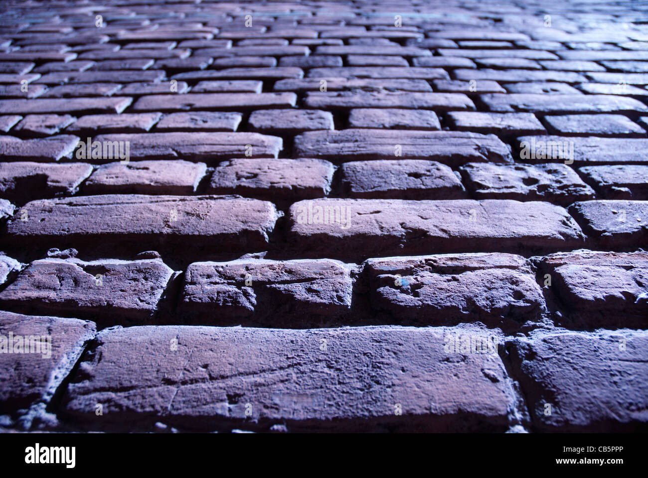 Laying bricks line hi-res stock photography and images - Alamy