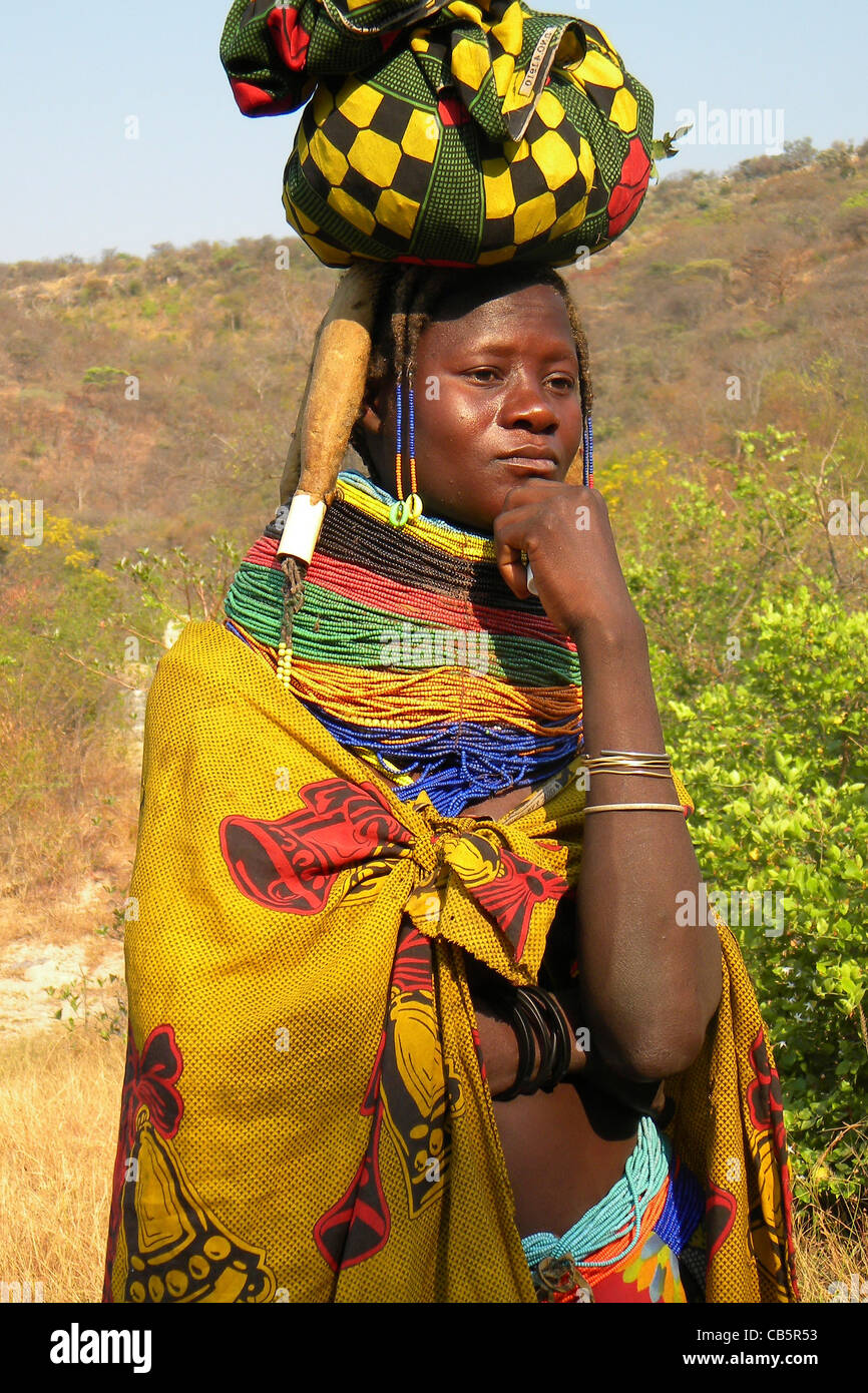 Woman, Mumuila tribe, Jau, Angola Stock Photo - Alamy