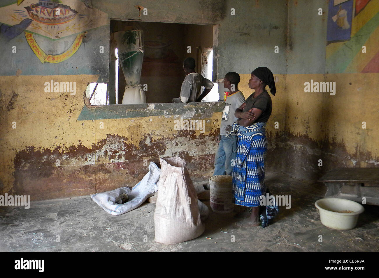 Miller, Mumuila tribe, Jau, Angola Stock Photo - Alamy