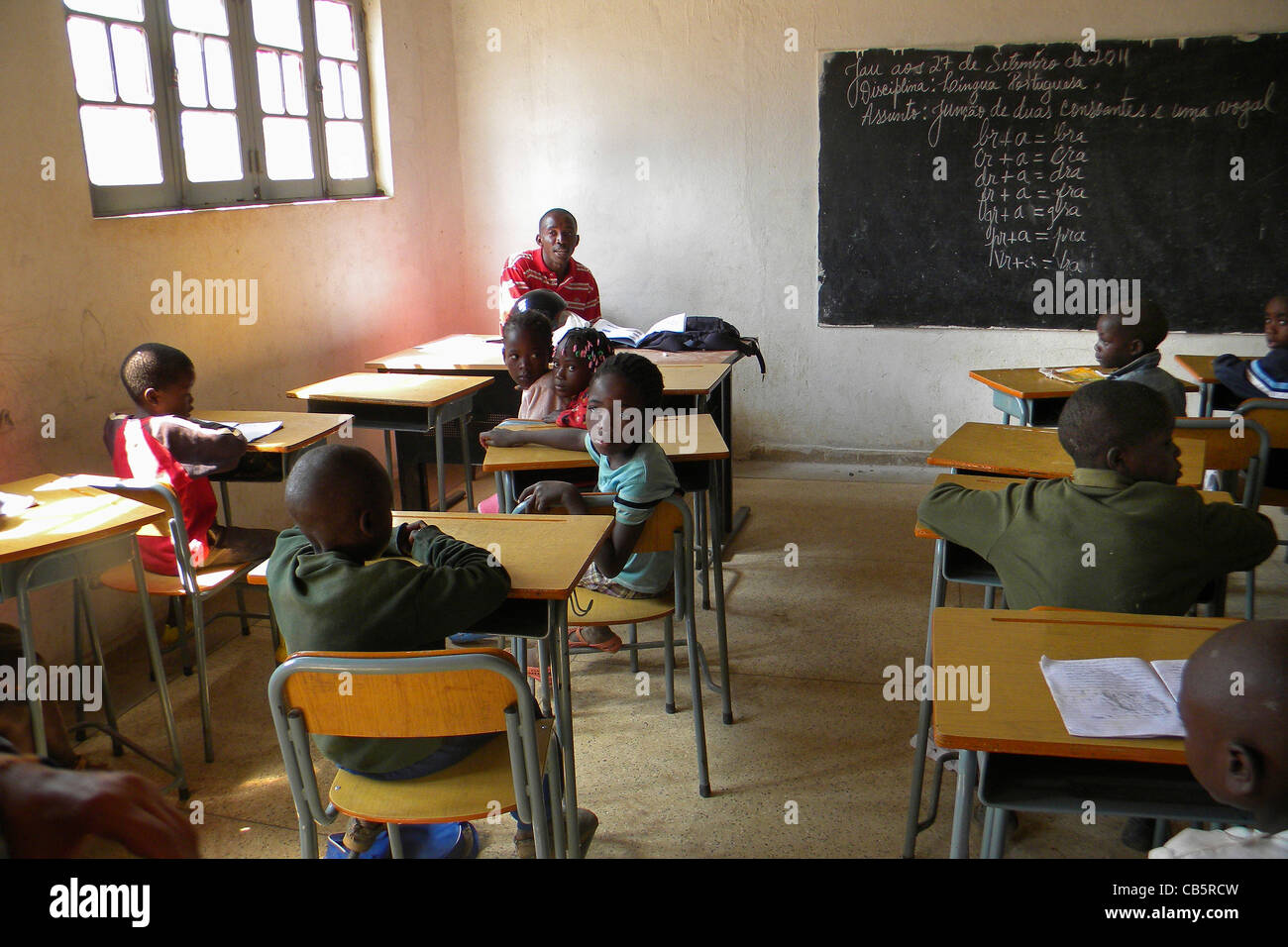 Local primary school, Mumuila tribe, Jau, Angola Stock Photo - Alamy