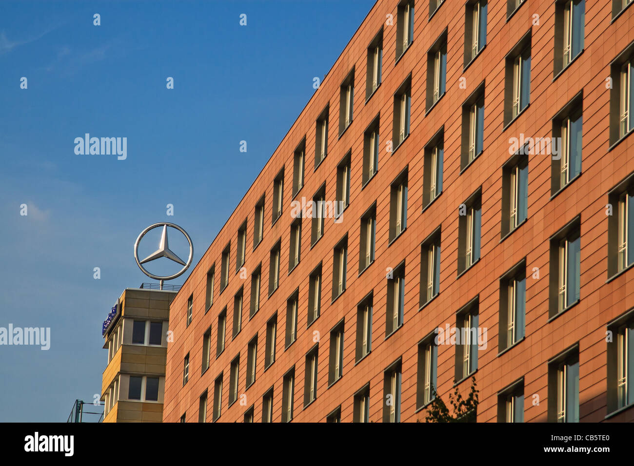 Star logo hi-res stock photography and images - Alamy